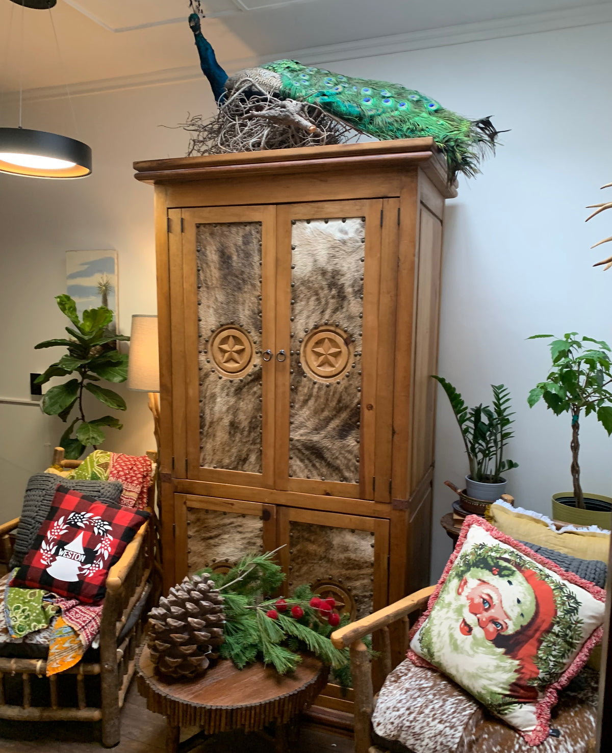 Foyer Holiday Decorating Ideas - The Apartment at Cactus Creek - Decem ...